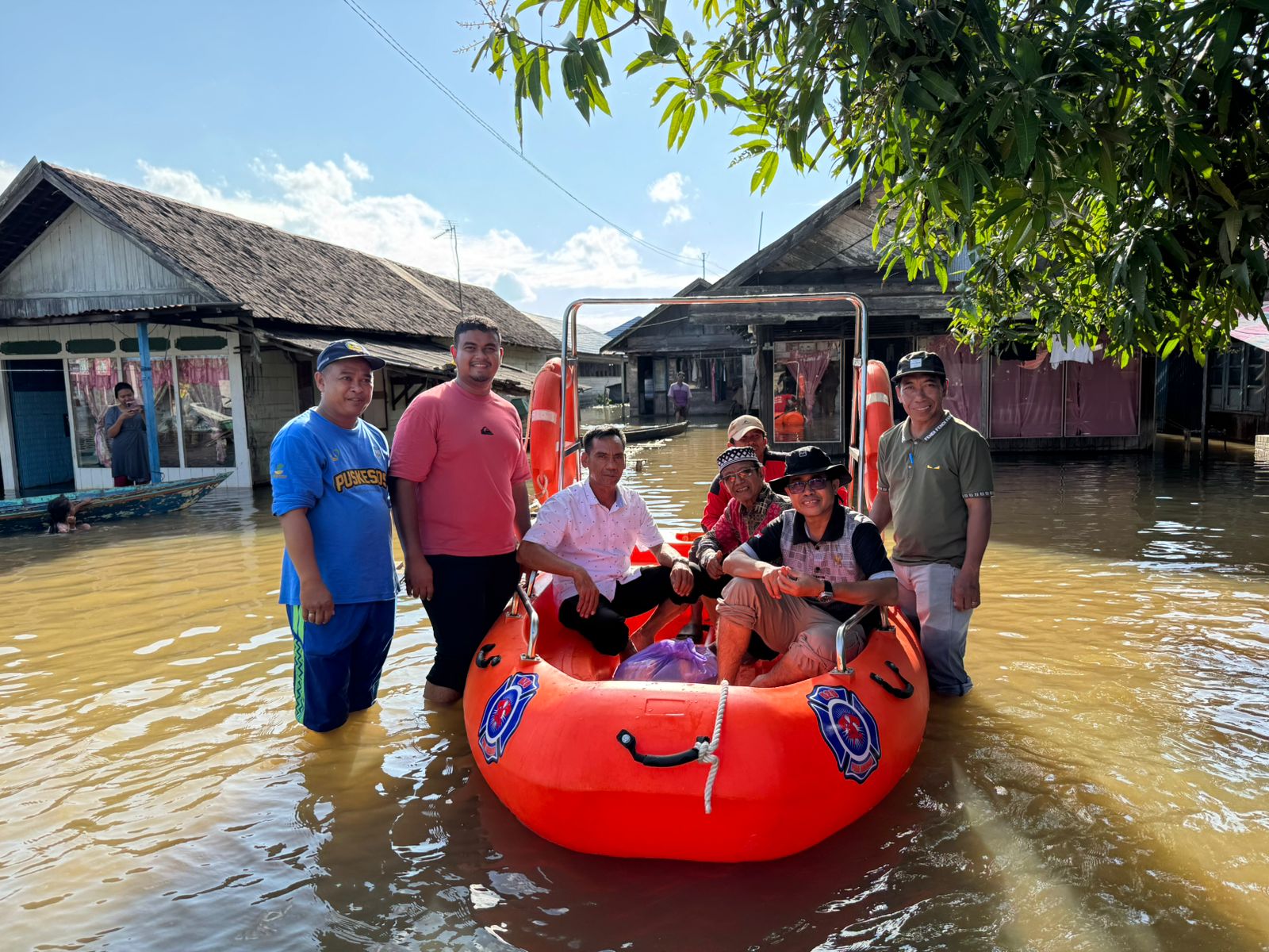 Selain Sembako Untuk Korban Banjir Hasan Hamdan Juga siagakan Tim ...