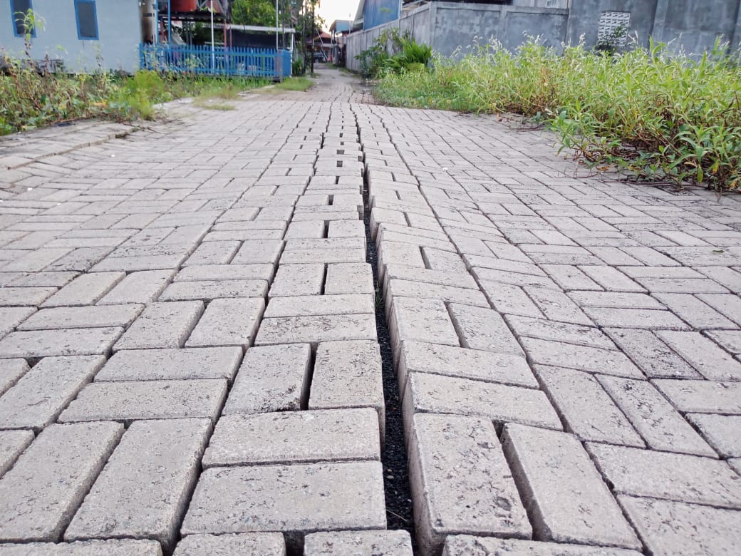 Jalan Paving Block di Desa Antasan Senor Ilir ini Kondisinya Sudah ...